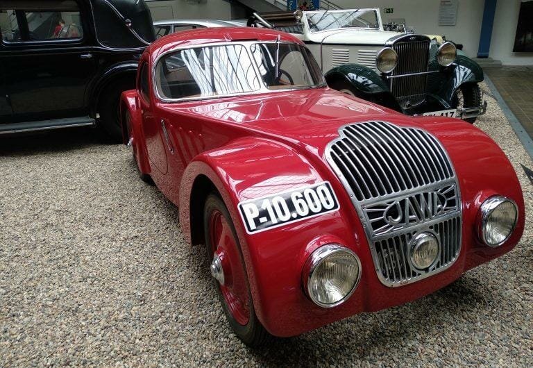 Did you know that JAWA made cars? JAWA 750 looked cute, but was also ...