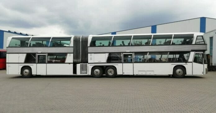 Neoplan Jumbocruiser – the largest double-decker bus in history | Nodum.org